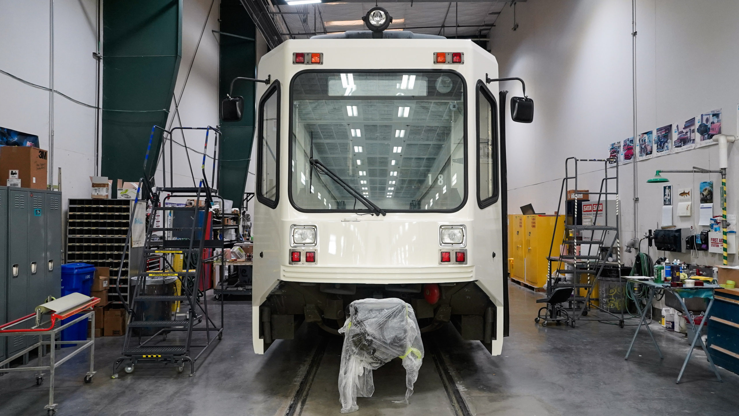 (VIDEO) Next stop preservation: TriMet’s first MAX train car destined ...